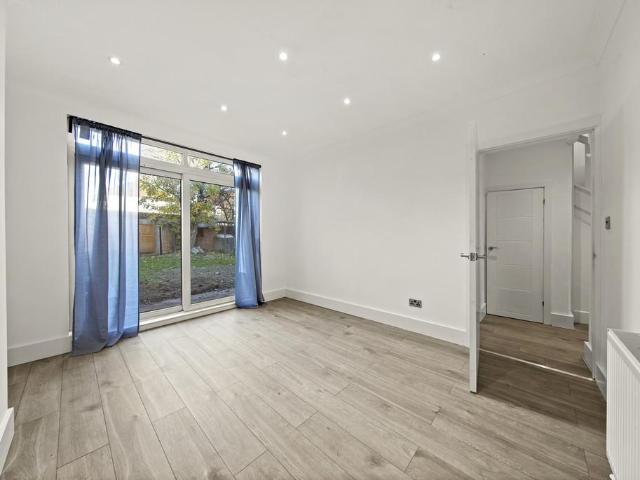4 bedroom semi detached house to rent