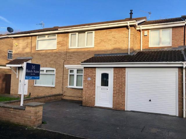 4 bedroom semi detached house to rent