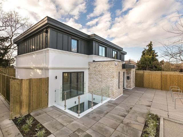 4 bedroom semi detached house to rent