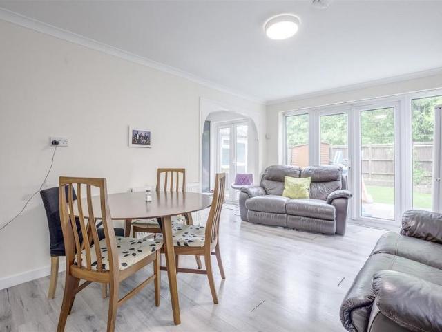 4 bedroom semi detached house to rent