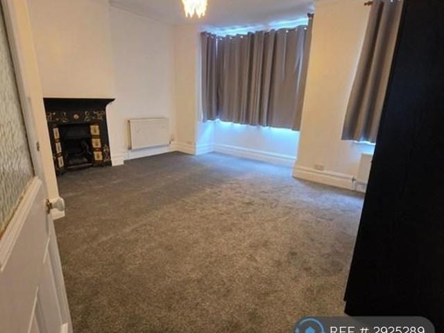 4 bedroom semi detached house to rent