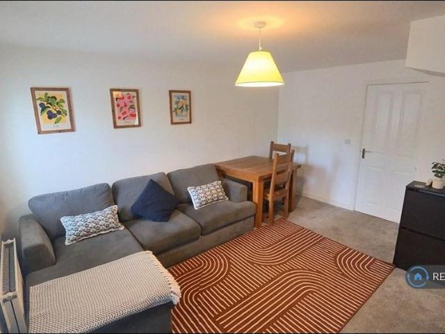 4 bedroom semi detached house to rent