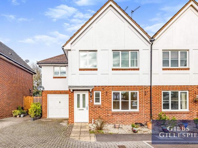 4 bedroom semi detached house to rent
