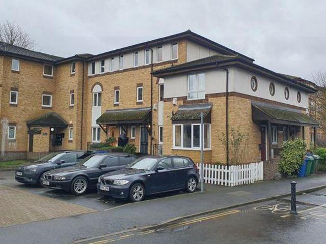 4 bedroom semi detached house to rent
