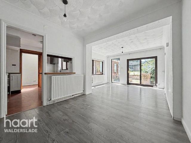 4 bedroom semi detached house to rent