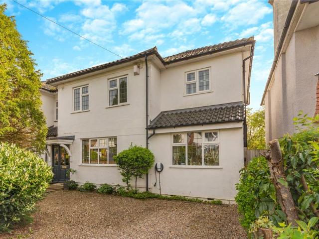4 bedroom semi detached house to rent