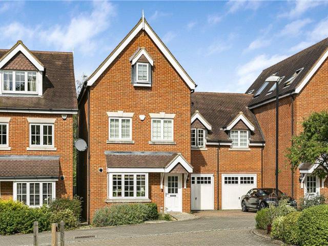 4 bedroom semi detached house to rent