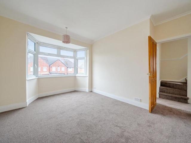 4 bedroom semi detached house to rent