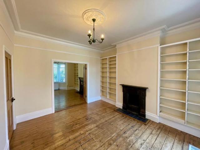 4 bedroom semi detached house to rent