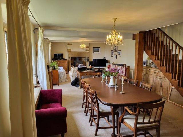4 bedroom semi detached house to rent