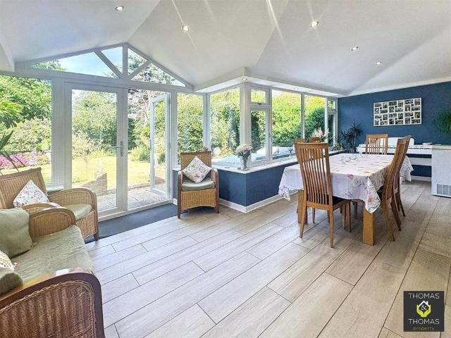 4 bedroom semi detached house to rent