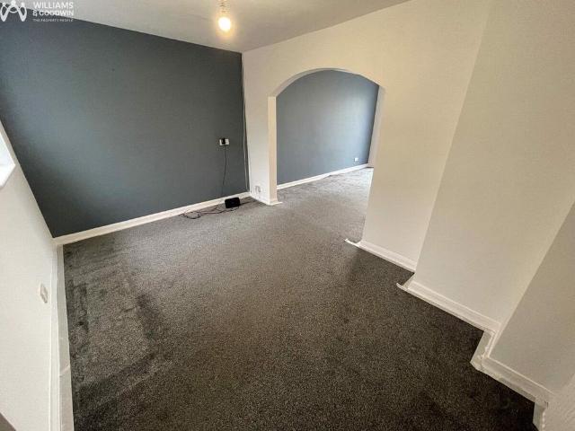4 bedroom semi detached house to rent