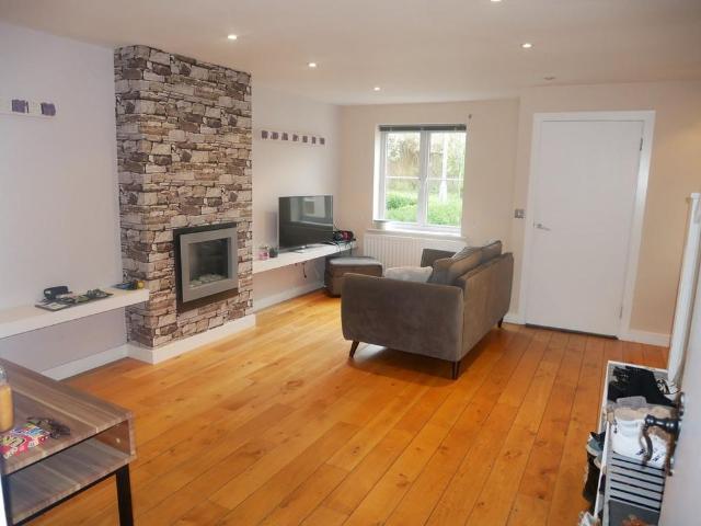 4 bedroom semi detached house to rent