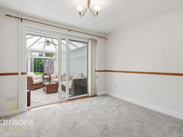 4 bedroom semi detached house to rent