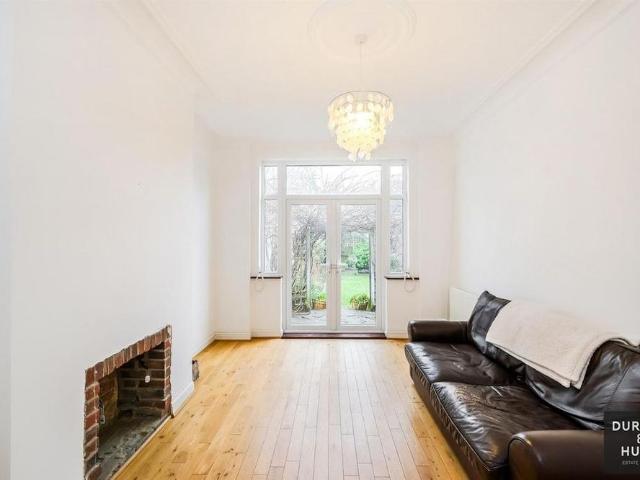 4 bedroom semi detached house to rent