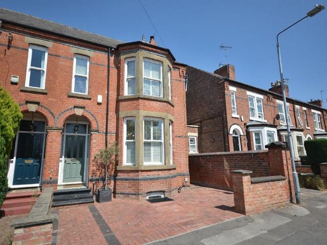 4 bedroom semi detached house to rent
