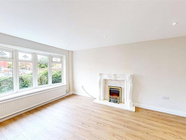 4 bedroom semi detached house to rent