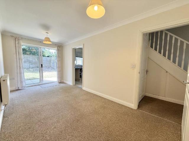 4 bedroom semi detached house to rent