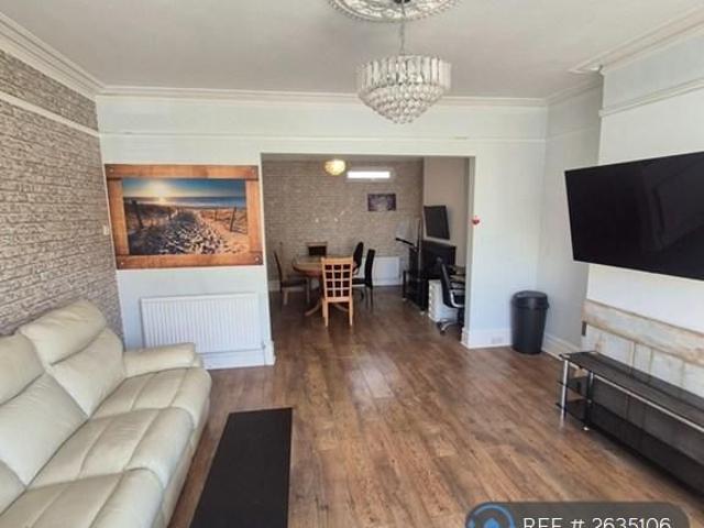 4 bedroom semi detached house to rent