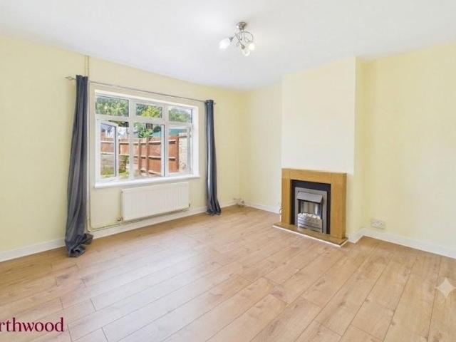 4 bedroom semi detached house to rent