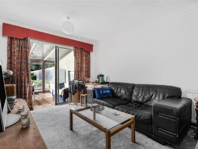4 bedroom semi detached house to rent