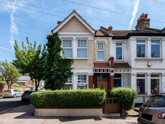 4 bedroom semi detached house to rent