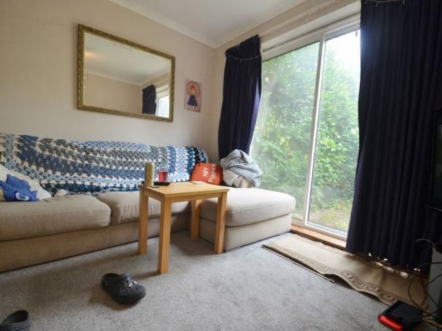 4 bedroom Semi detached house to rent