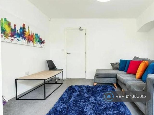 4 bedroom semi detached house to rent