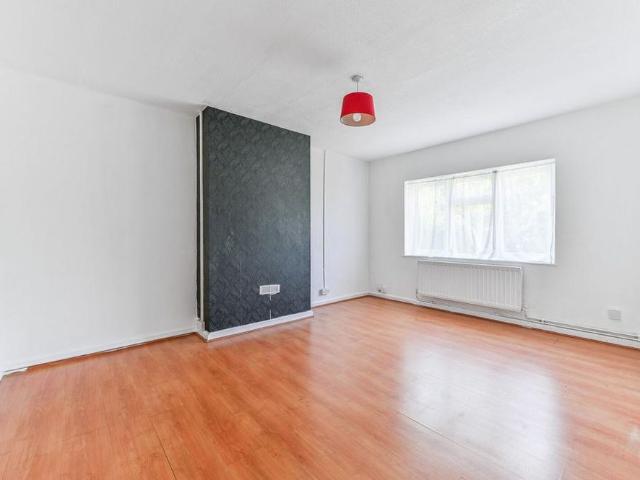 4 bedroom semi detached house to rent