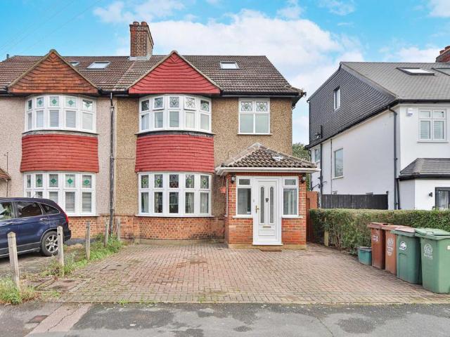 4 bedroom semi detached house to rent