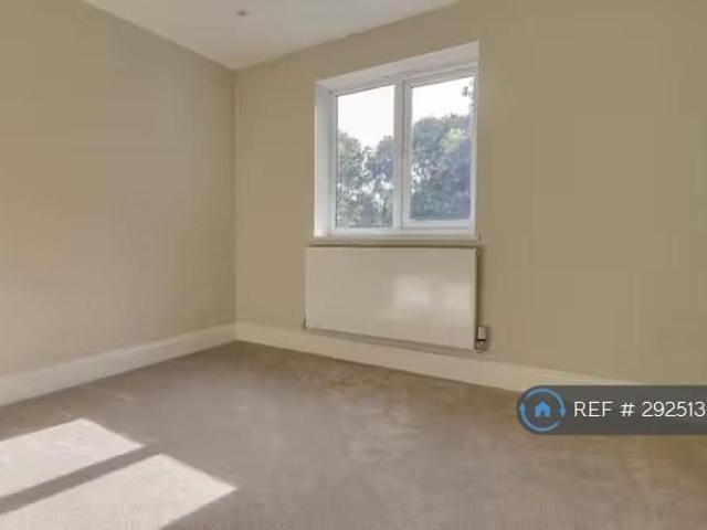 4 bedroom semi detached house to rent