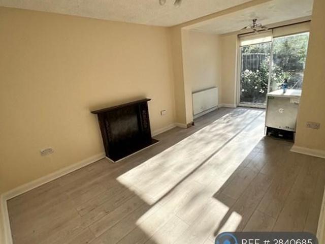 4 bedroom semi detached house to rent
