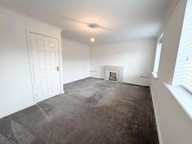 4 bedroom semi detached house to rent