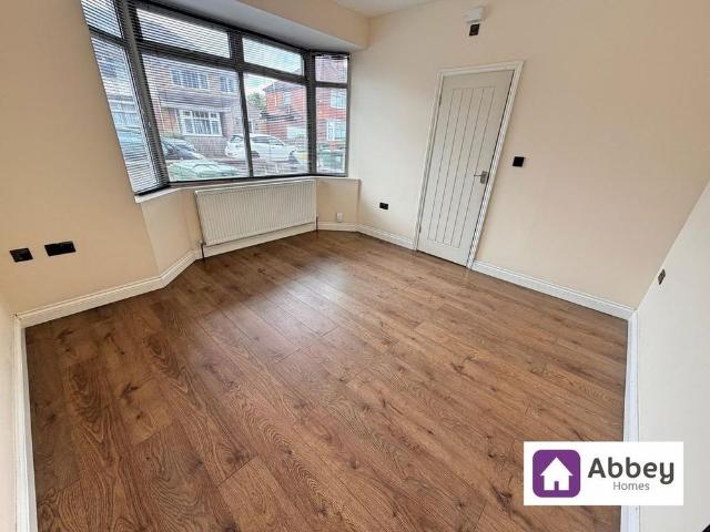 4 bedroom semi detached house to rent