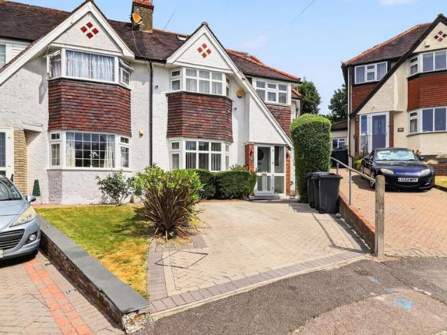4 bedroom semi detached house to rent