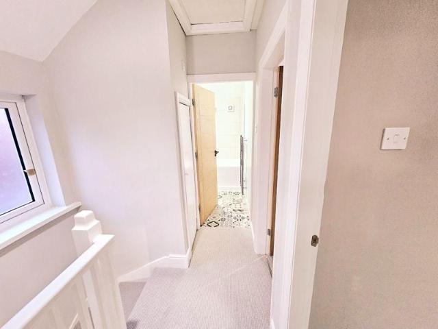4 bedroom semi detached house to rent