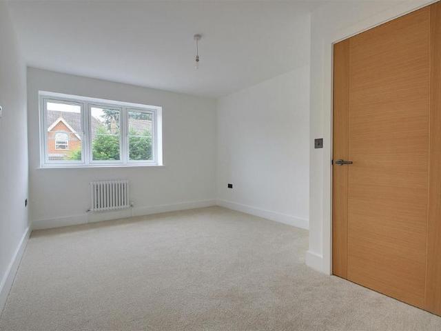 4 bedroom semi detached house to rent