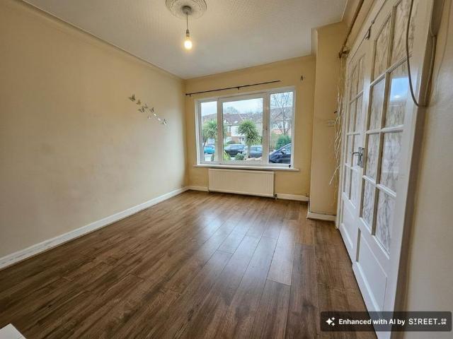 4 bedroom semi detached house to rent