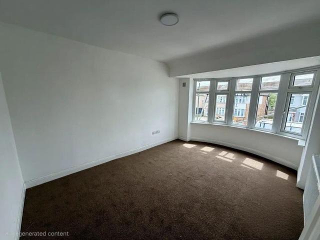 4 bedroom semi detached house to rent