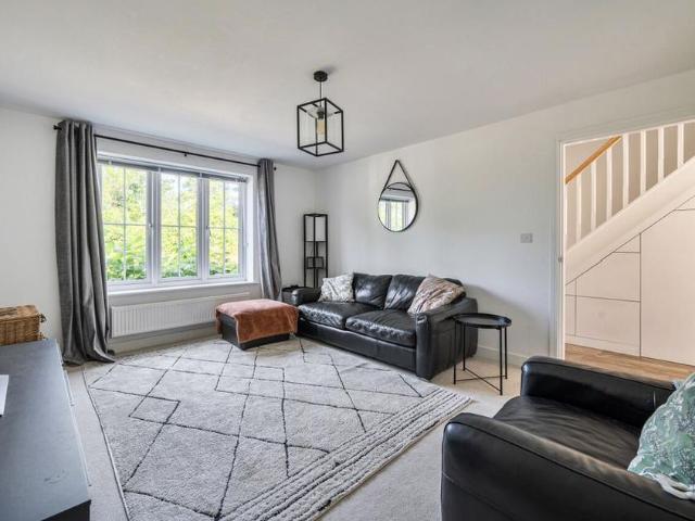 4 bedroom semi detached house to rent