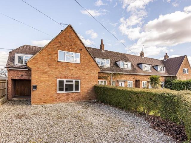4 bedroom semi detached house to rent