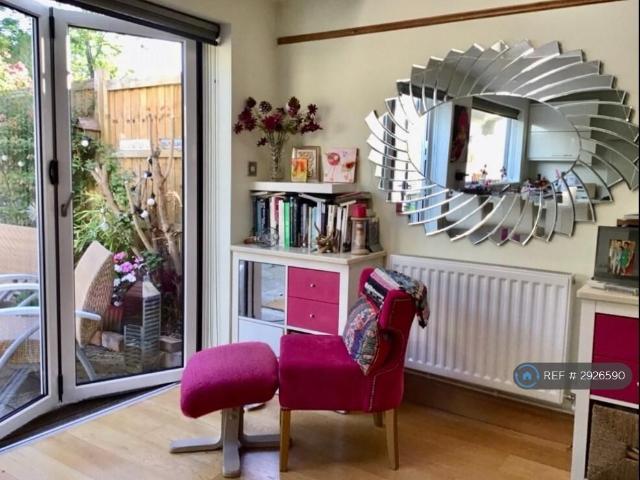 4 bedroom semi detached house to rent