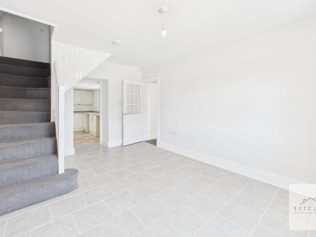 4 bedroom semi detached house to rent
