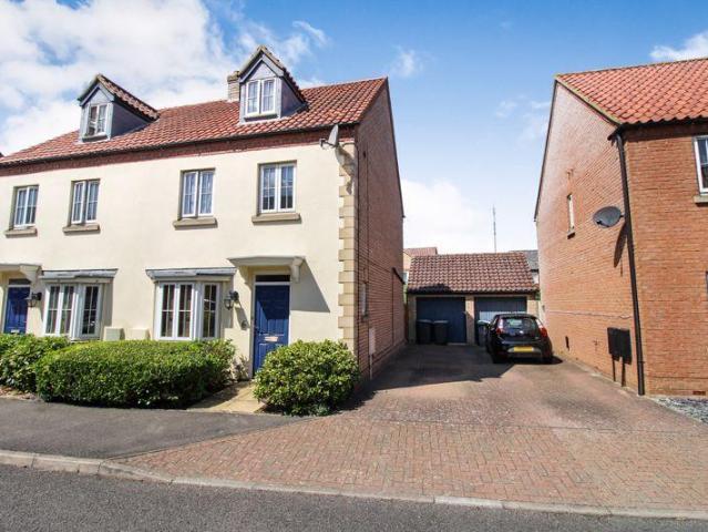 4 bedroom semi detached house to rent