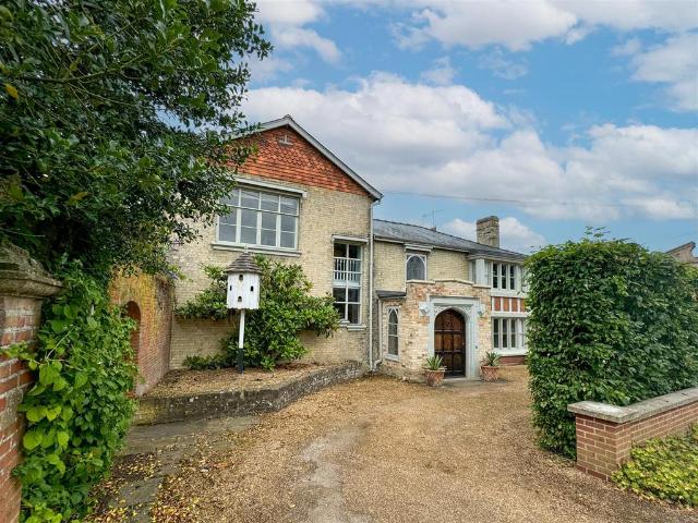 4 bedroom semi detached house to rent