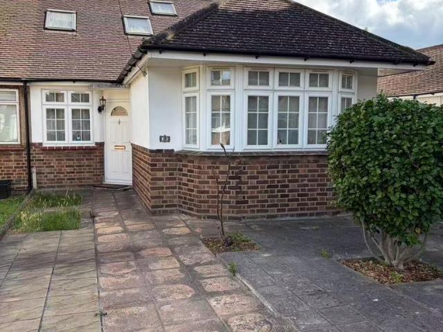 4 bedroom semi detached house to rent