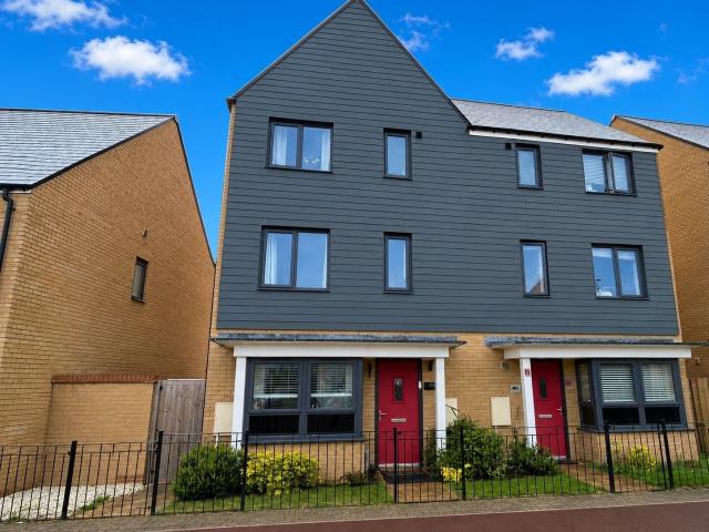 4 bedroom semi detached house to rent
