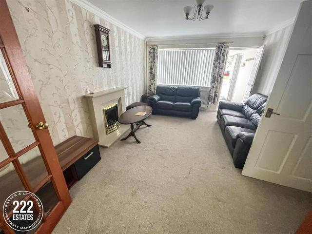 4 bedroom semi detached house to rent