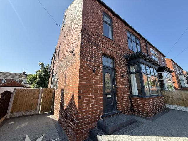4 bedroom semi detached house to rent