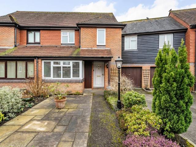 4 bedroom semi detached house to rent